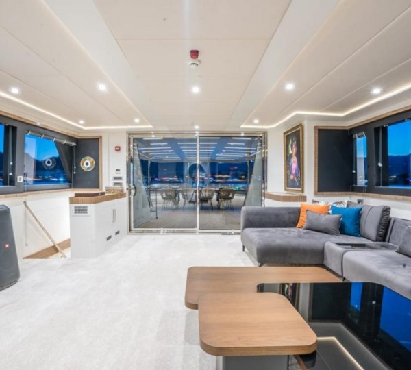 DEEP WATER Yacht Charter Details, Customised | CHARTERWORLD Luxury ...